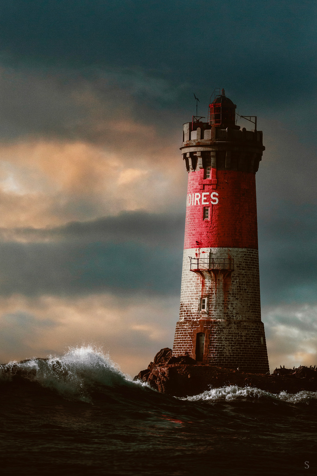 Tirage photo d’un phare maritime du Finistère sur une mer agitée ...